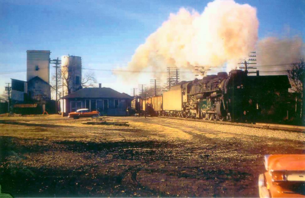 1048 Kimball OH NKP Berk passing depot 1956 | The Nickel Plate Archive