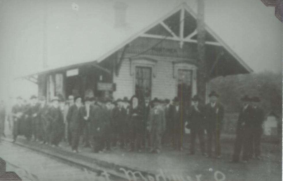 1084 Mortimer OH NKP Depot and people | The Nickel Plate Archive