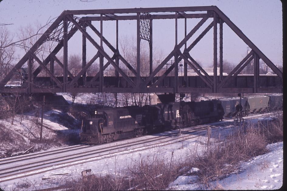 Clover Leaf Bridge Toledo OH 2-1976 | The Nickel Plate Archive