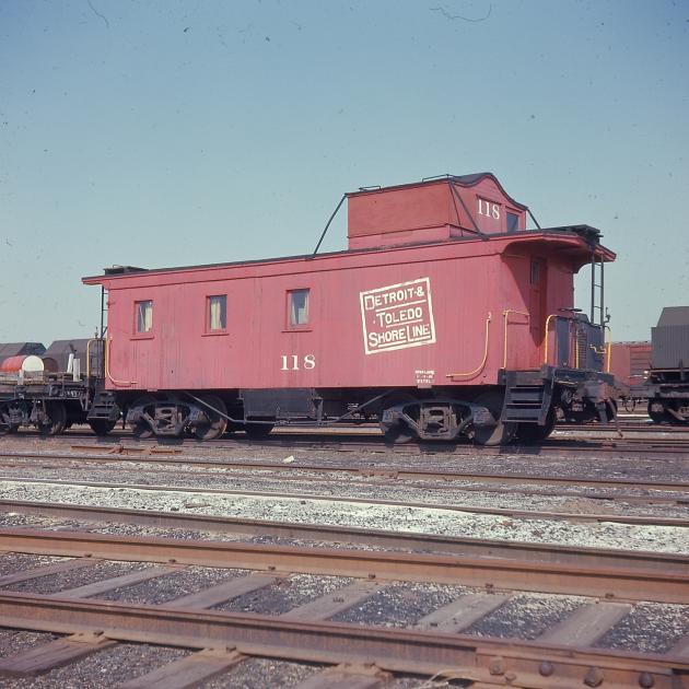 D&TSL Caboose 118 Toledo OH 4-12-68 | The Nickel Plate Archive