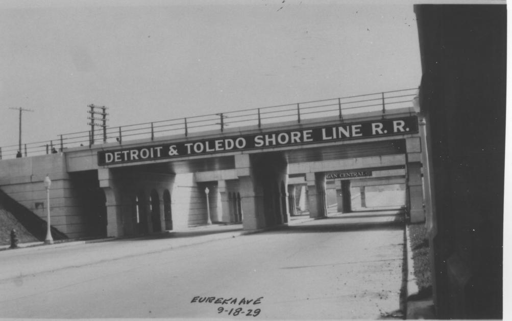 D&TSL View Wyandotte MI Eureka Rd.Viaduct 9-18-29 | The Nickel Plate Archive