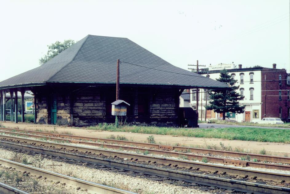 LE&W Bag&Exp Sandusky OH Front view 10-4-72 | The Nickel Plate Archive