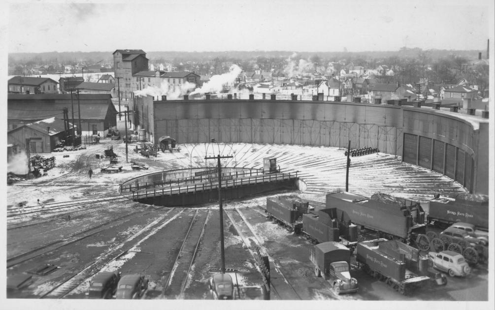 LE&W Building Lima OH Roundhouse Lima OH 2-1947 | The Nickel Plate Archive