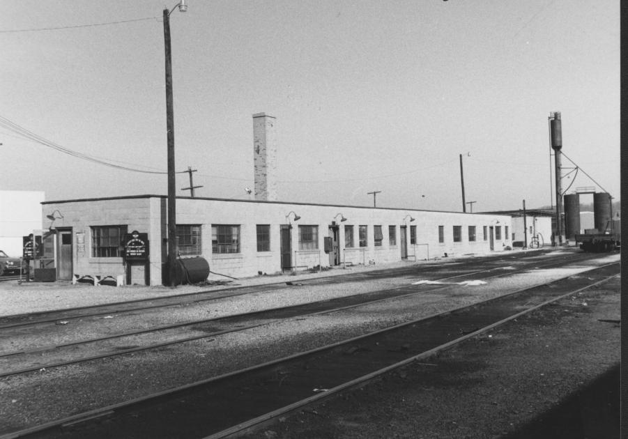 LE&W Building Peru IN Service Buildings 4-1974 | The Nickel Plate Archive
