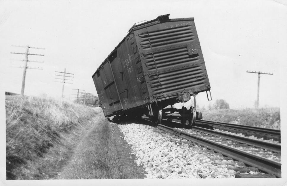 NKP 12858 Leaning off tracks | The Nickel Plate Archive