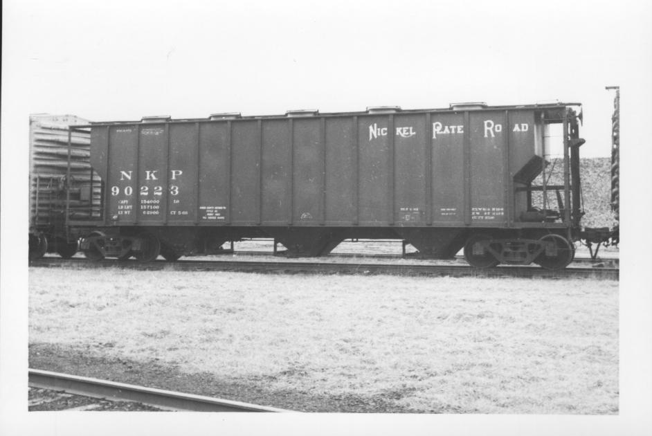 NKP Covered Hopper 90226 Fremont OH 1-16-89 | The Nickel Plate Archive