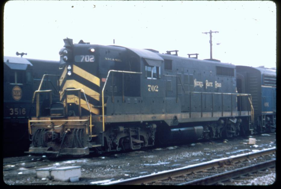 NKP GP18 702 Bellevue OH 7-4-65 | The Nickel Plate Archive