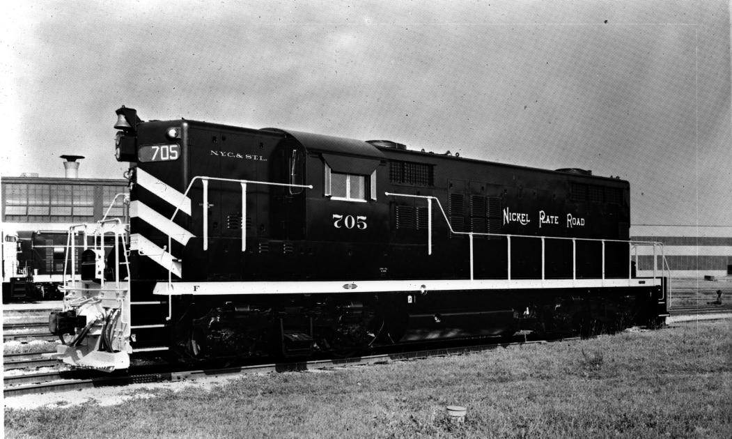NKP GP18 705 Builders Photo Halftone | The Nickel Plate Archive