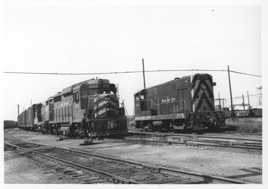 NKP GP30 902 Bellevue OH 8-28-66 asN&W 2902 HAM | The Nickel Plate Archive