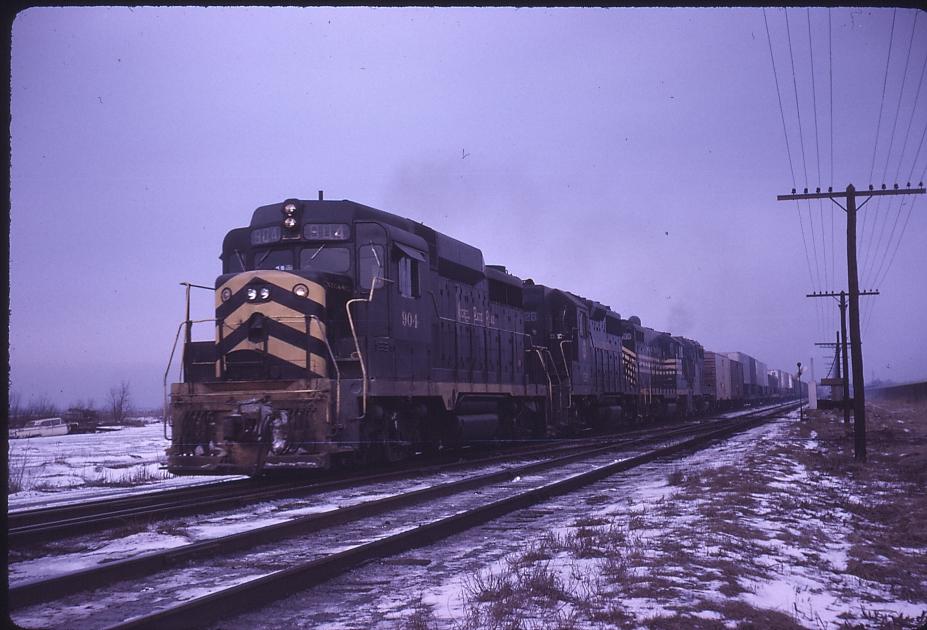 NKP GP30 904 Southbound 3-1966 | The Nickel Plate Archive