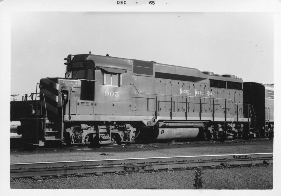 NKP GP30 905 Chicago IL 7-5-1965 | The Nickel Plate Archive