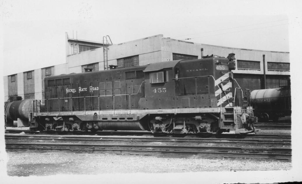 NKP GP9 455 Bellevue OH 1960's | The Nickel Plate Archive