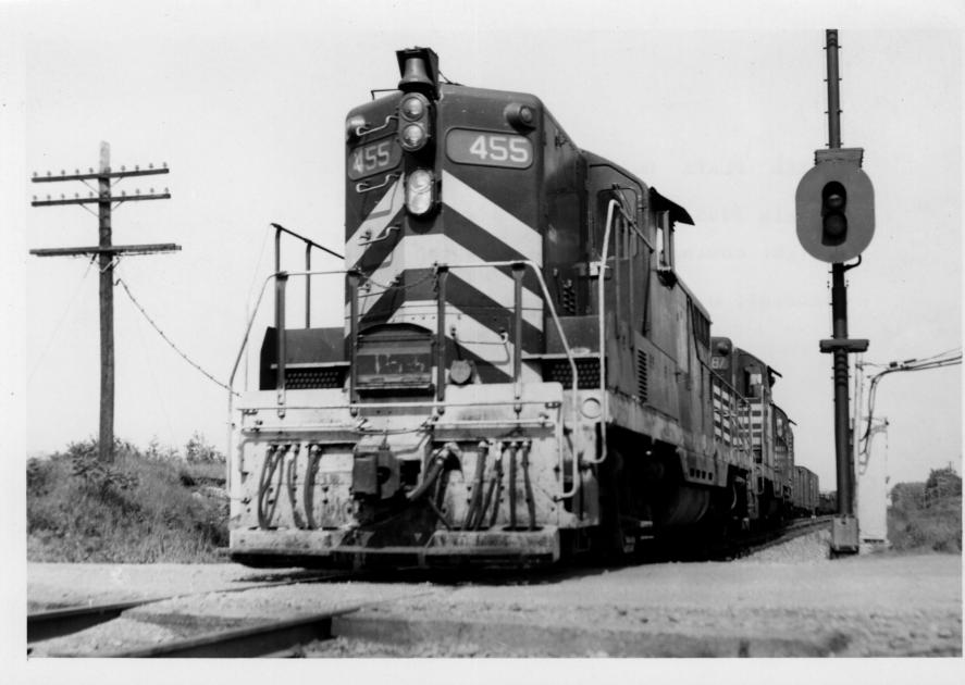NKP GP9 455 Conneaut OH 5-8-1965 | The Nickel Plate Archive