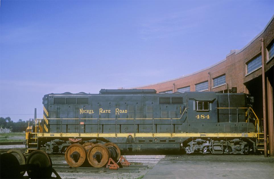 NKP GP9 484 Calumet Yd IL 6-13-1965 | The Nickel Plate Archive