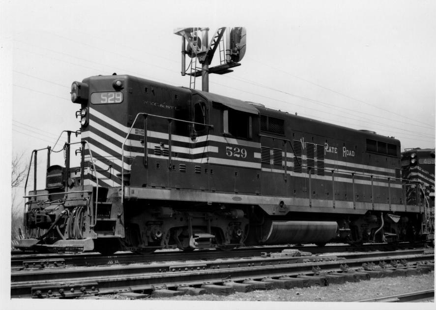 NKP GP9 529 Conneaut OH 4-30-1965 | The Nickel Plate Archive