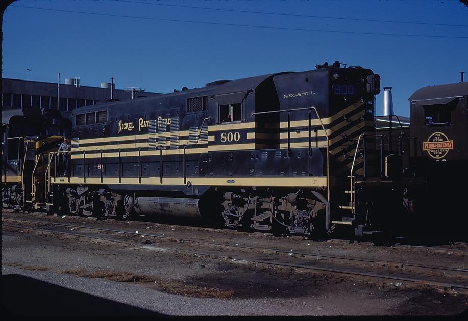NKP GP9 800.Peoria IL 11-2-1963 RR Wallin | The Nickel Plate Archive