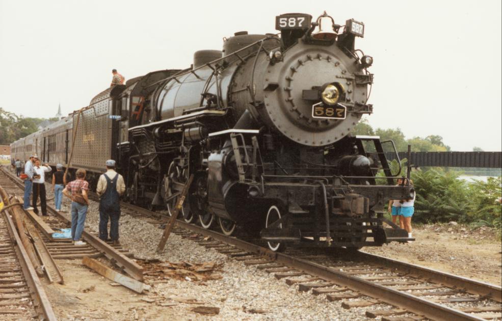 NKP H-6o 587 Logansport IN Being serviced | The Nickel Plate Archive