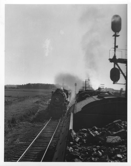 NKP L-1b 175 Passing a Berk in a siding unknown | The Nickel Plate Archive