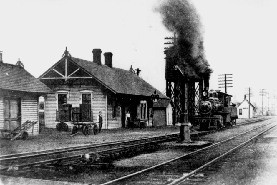 NKP Pass Sta. Fostoria O.with #121 0-6-0 | The Nickel Plate Archive