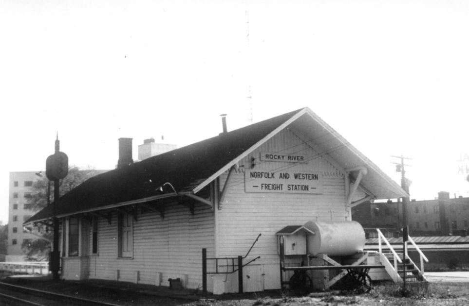 NKP Pass Sta. Rocky River O. FR 10-25-70 | The Nickel Plate Archive