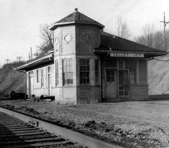 NKP Pass Sta. Valley Jct OH 1-1-73 | The Nickel Plate Archive