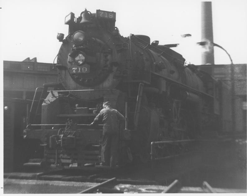 NKP S-1 719 Frankfort IN 1952 | The Nickel Plate Archive