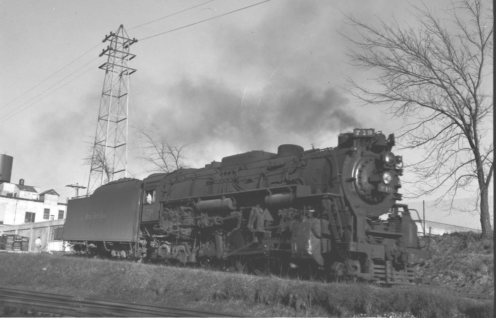 NKP S-1 719 Right front view 1950's | The Nickel Plate Archive