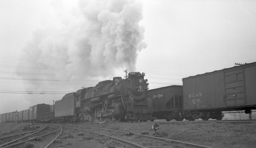 NKP S-2 747 Erie PA 5-12-1957 wb passing S-2747 | The Nickel Plate Archive