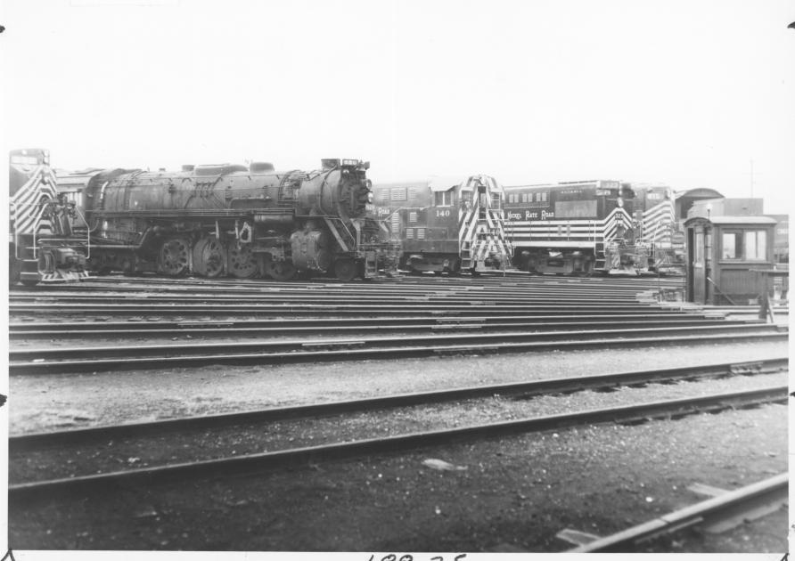 NKP s-4 820 Brewster OH with five diesels | The Nickel Plate Archive