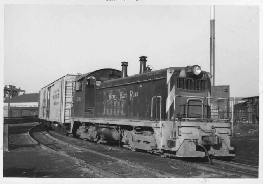 NKP SW7 231 Chicago IL 1960's | The Nickel Plate Archive