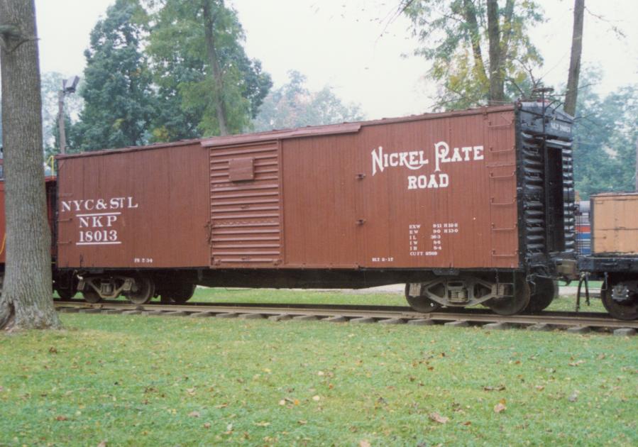 NKP Wood Boxcar 8099 Noblesville IN Color 10-79 | The Nickel Plate Archive