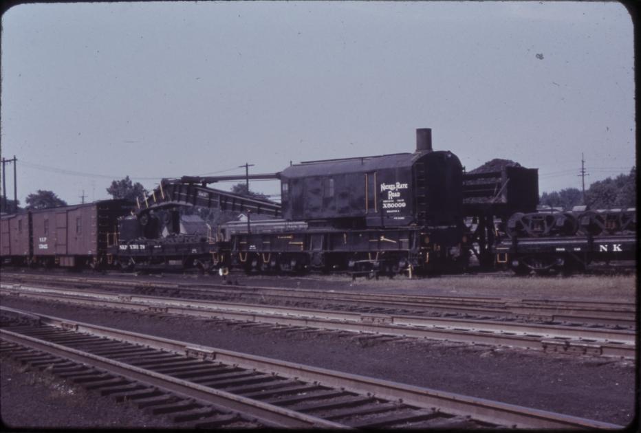 NKP Wreck Crane X50009 Bellevue OH 1950's | The Nickel Plate Archive