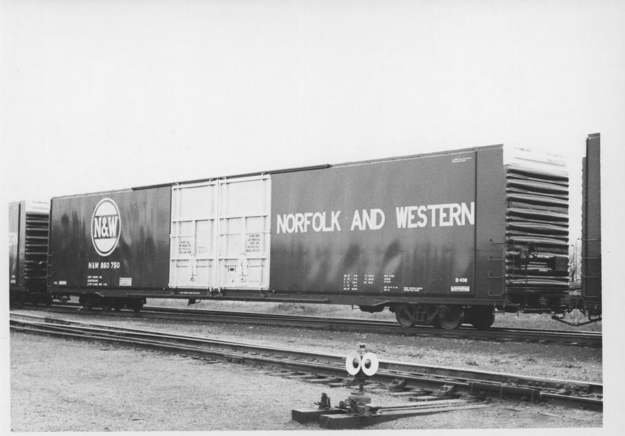 N&W 86 ft.Boxcar 860750 Bellevue OH 5-6-1966 | The Nickel Plate Archive