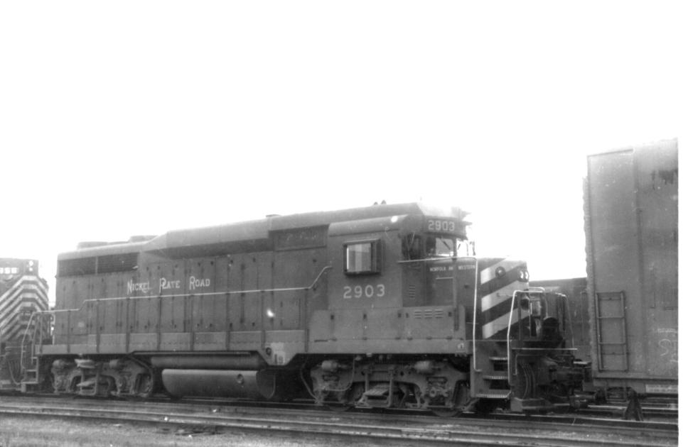 N&W GP30 2903 Frankfort 10-15-66 | The Nickel Plate Archive