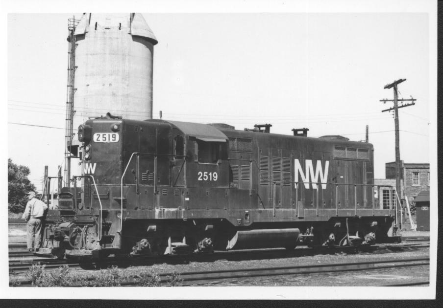 N&W GP9 2519 Conneaut OH 1970's | The Nickel Plate Archive