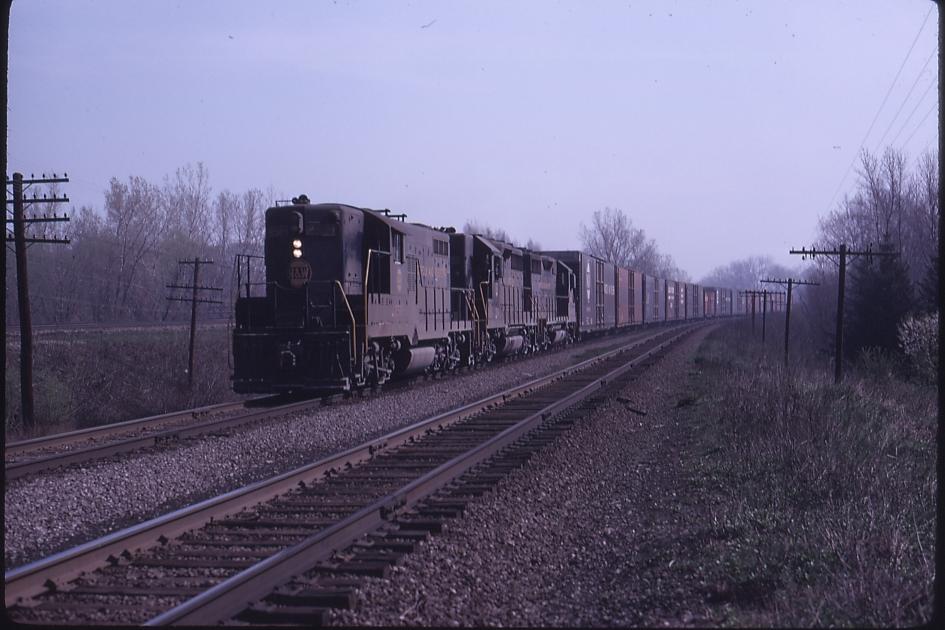 NW GP9 2521 Silver Crk NY 1969 | The Nickel Plate Archive