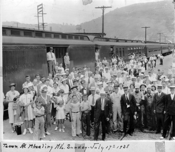 Photo - W&LE's Last Passenger Train 7-17-1938 | The Nickel Plate Archive