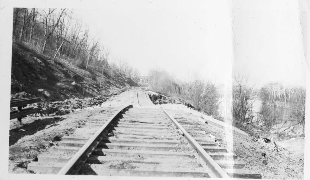 Photo -W&LE view of mis-aligned trackage | The Nickel Plate Archive