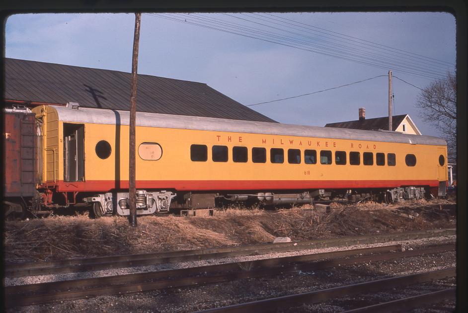 MILW Coach #618 in Bellevue OH on December 19 1976 | The Nickel Plate Archive