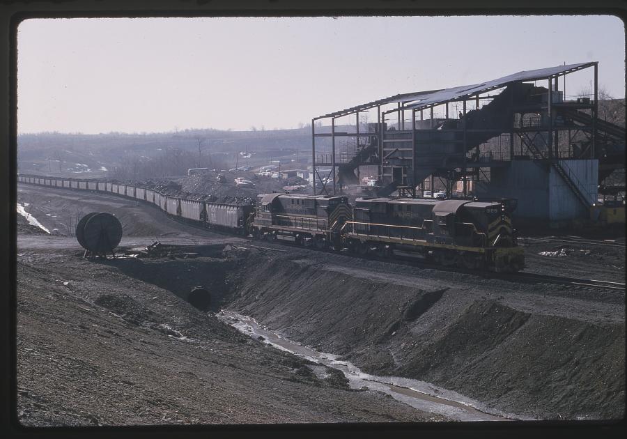 RSD-12s #329 and #327 at Franklin Mine in February 1964 | The Nickel ...